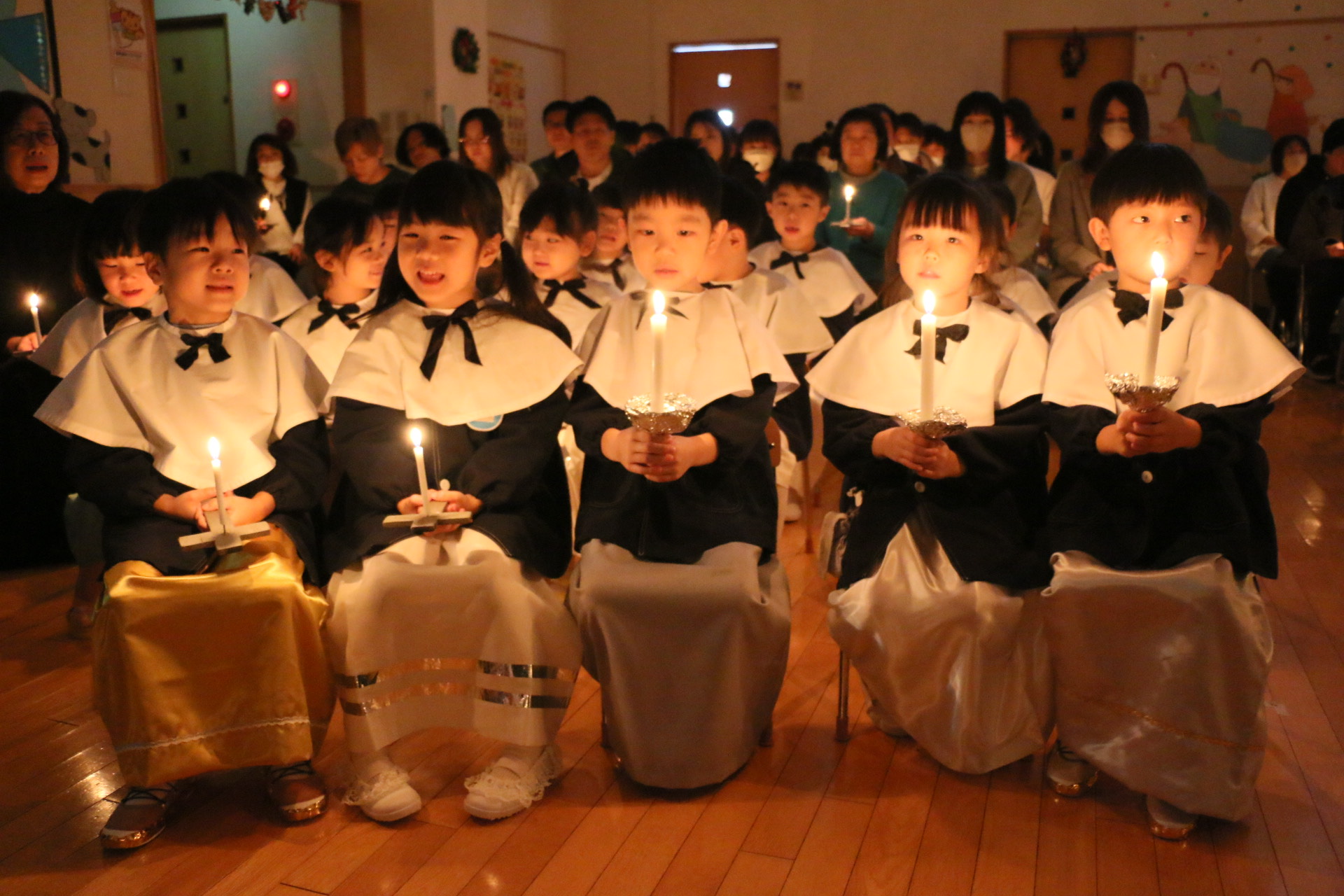 Xマスイブにお祝い会 ひかり幼保で燭火礼拝など | 稚内プレス社